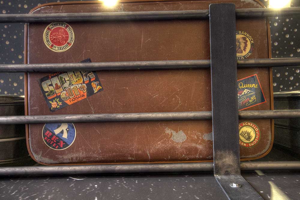 Food truck Burger bus detalle de maleta - Interiorismo Comercial desde ...